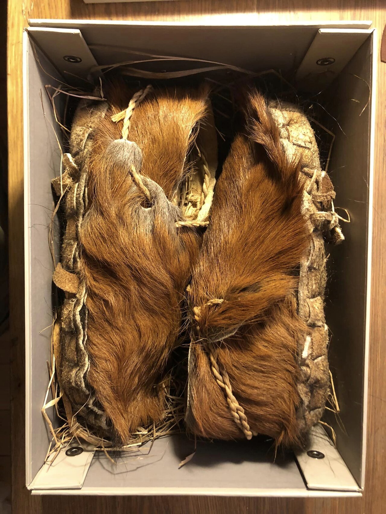 New reconstruction of the Iceman’s shoes and coat